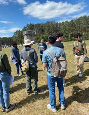 A Day in Treblinka – Immersion Learning